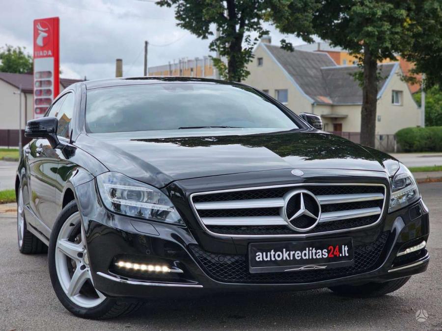 Black Mercedes-Benz CLS 350 2013 in Siauliai, with an engine capacity of 2.99 L and mileage of 232 thousand km for 12950 €, photo 7 on AUTOMOTO.COM.LV