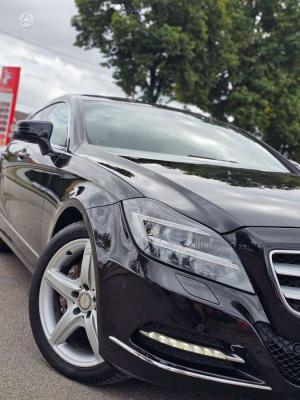 Black Mercedes-Benz CLS 350 2013 in Siauliai, with an engine capacity of 2.99 L and mileage of 232 thousand km for 12950 €, photo 9 on AUTOMOTO.COM.LV