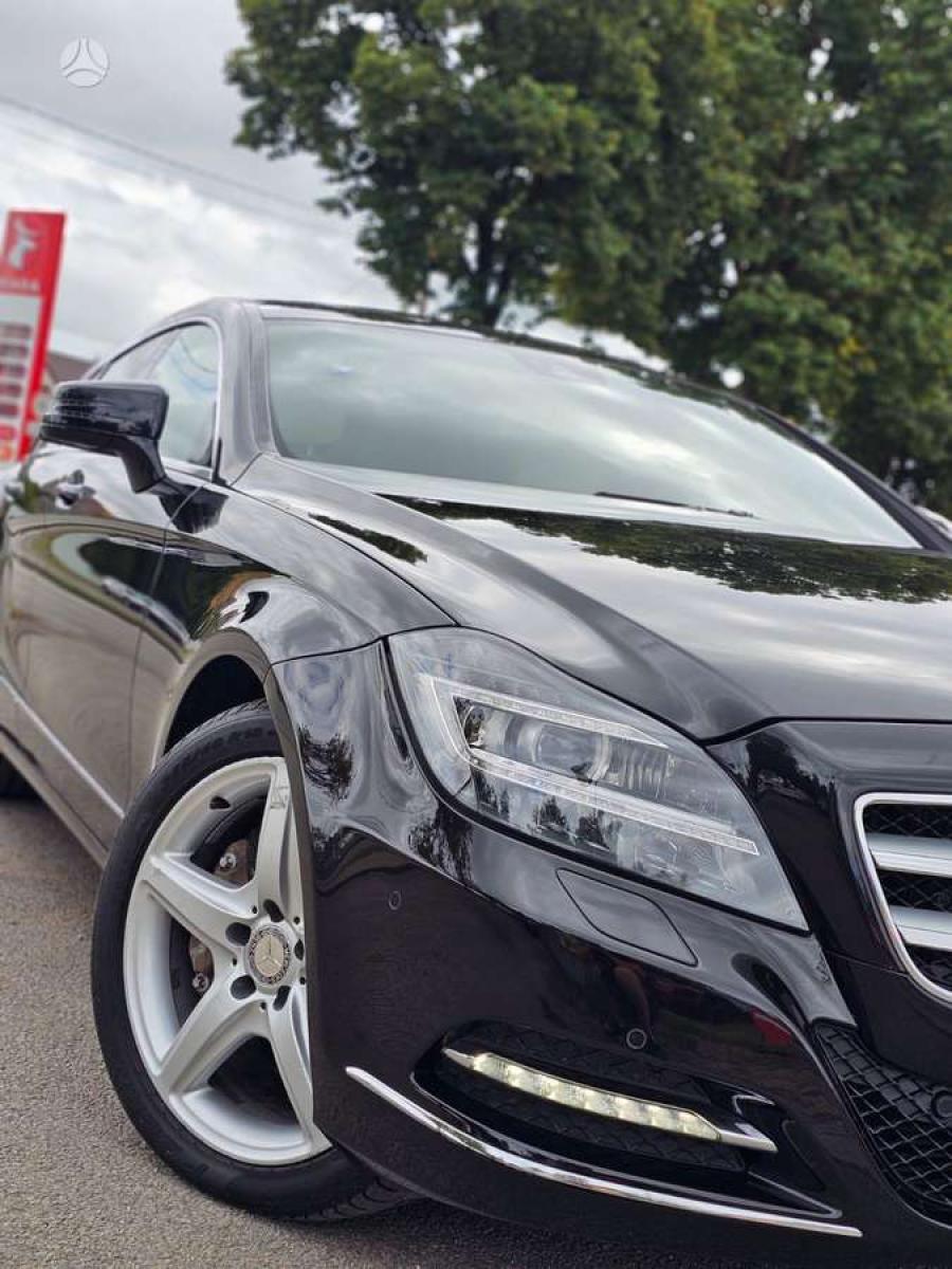 Black Mercedes-Benz CLS 350 2013 in Siauliai, with an engine capacity of 2.99 L and mileage of 232 thousand km for 12950 €, photo 9 on AUTOMOTO.COM.LV