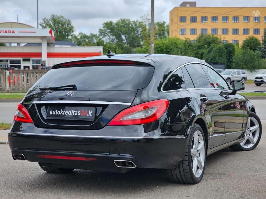 Black Mercedes-Benz CLS 350 2013 in Siauliai, with an engine capacity of 2.99 L and mileage of 232 thousand km for 12950 €, photo 12 on AUTOMOTO.COM.LV