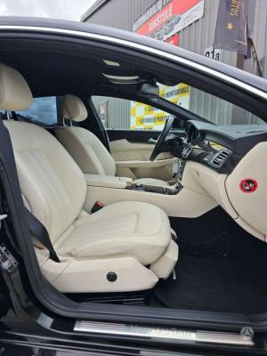 Black Mercedes-Benz CLS 350 2013 in Siauliai, with an engine capacity of 2.99 L and mileage of 232 thousand km for 12950 €, photo 23 on AUTOMOTO.COM.LV