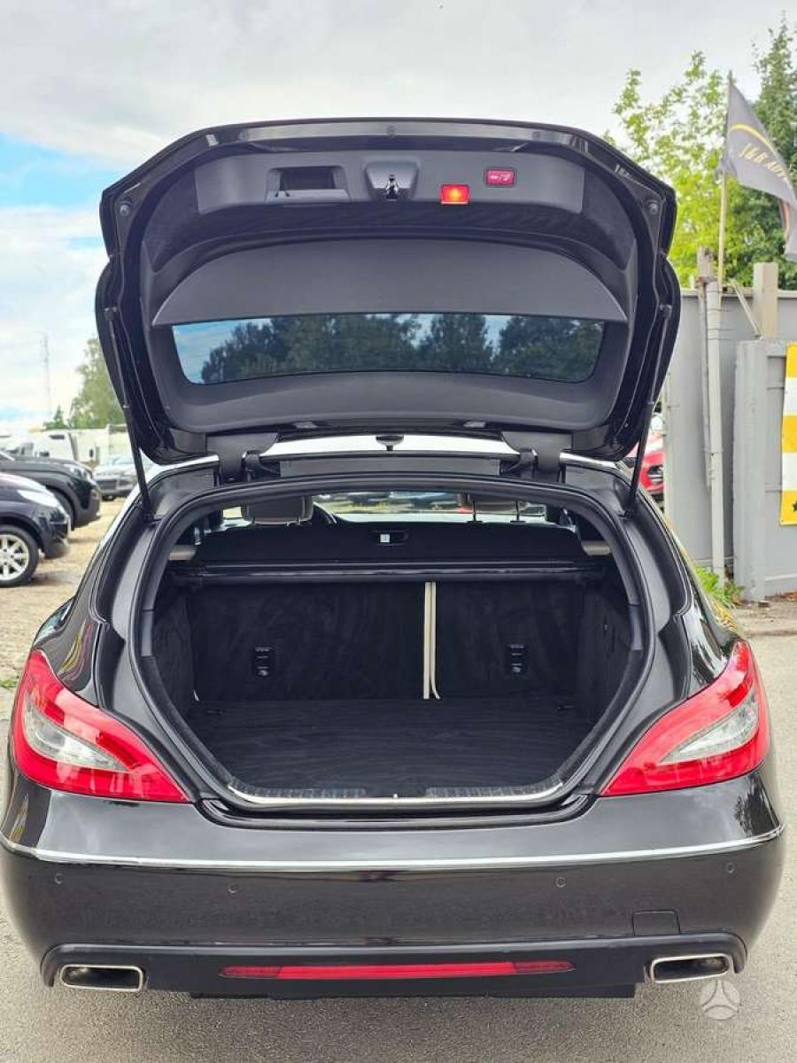 Black Mercedes-Benz CLS 350 2013 in Siauliai, with an engine capacity of 2.99 L and mileage of 232 thousand km for 12950 €, photo 38 on AUTOMOTO.COM.LV
