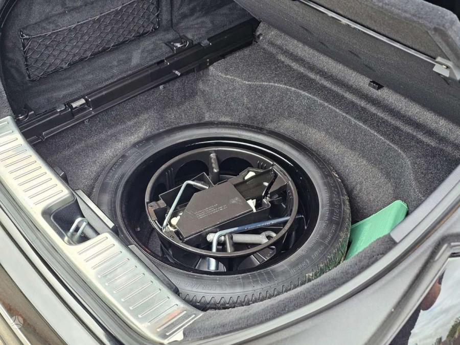 Black Mercedes-Benz CLS 350 2013 in Siauliai, with an engine capacity of 2.99 L and mileage of 232 thousand km for 12950 €, photo 40 on AUTOMOTO.COM.LV