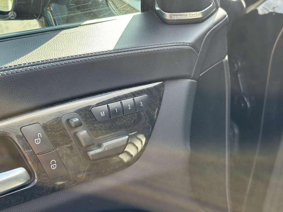 Black Mercedes-Benz CLS 350 2013 in Kaunas, with an engine capacity of 2.99 L and mileage of 399 thousand km for 11800 €, photo 17 on AUTOMOTO.COM.LV