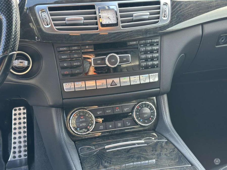 Black Mercedes-Benz CLS 350 2013 in Kaunas, with an engine capacity of 2.99 L and mileage of 399 thousand km for 11800 €, photo 19 on AUTOMOTO.COM.LV