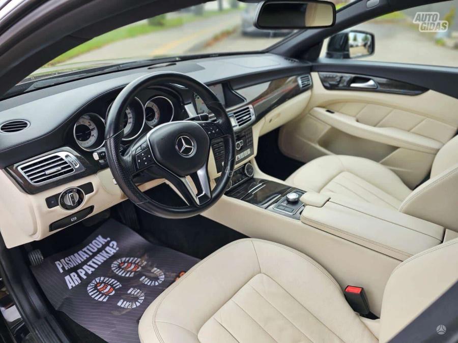 Black Mercedes-Benz CLS 350 2013 in Siauliai, with an engine capacity of 3.00 L and mileage of 232 thousand km for 11950 €, photo 20 on AUTOMOTO.COM.LV