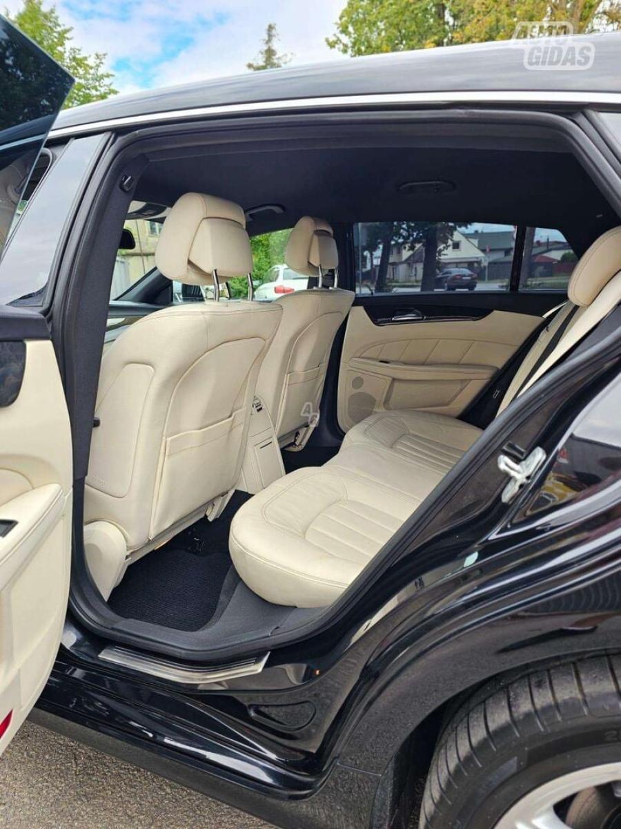 Black Mercedes-Benz CLS 350 2013 in Siauliai, with an engine capacity of 3.00 L and mileage of 232 thousand km for 11950 €, photo 23 on AUTOMOTO.COM.LV