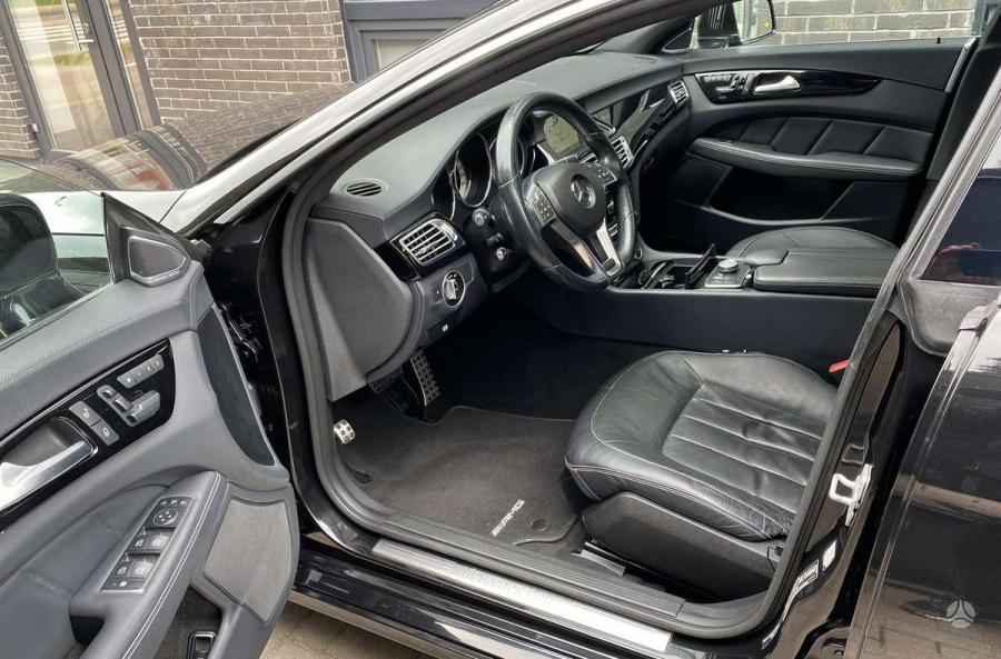 Melns Mercedes-Benz CLS 350 2014 Marijampole, ar dzinēja tilpumu 2.99 L un nobraukumu 237 tūkst. km par 12850 €, foto 22 vietnē AUTOMOTO.COM.LV