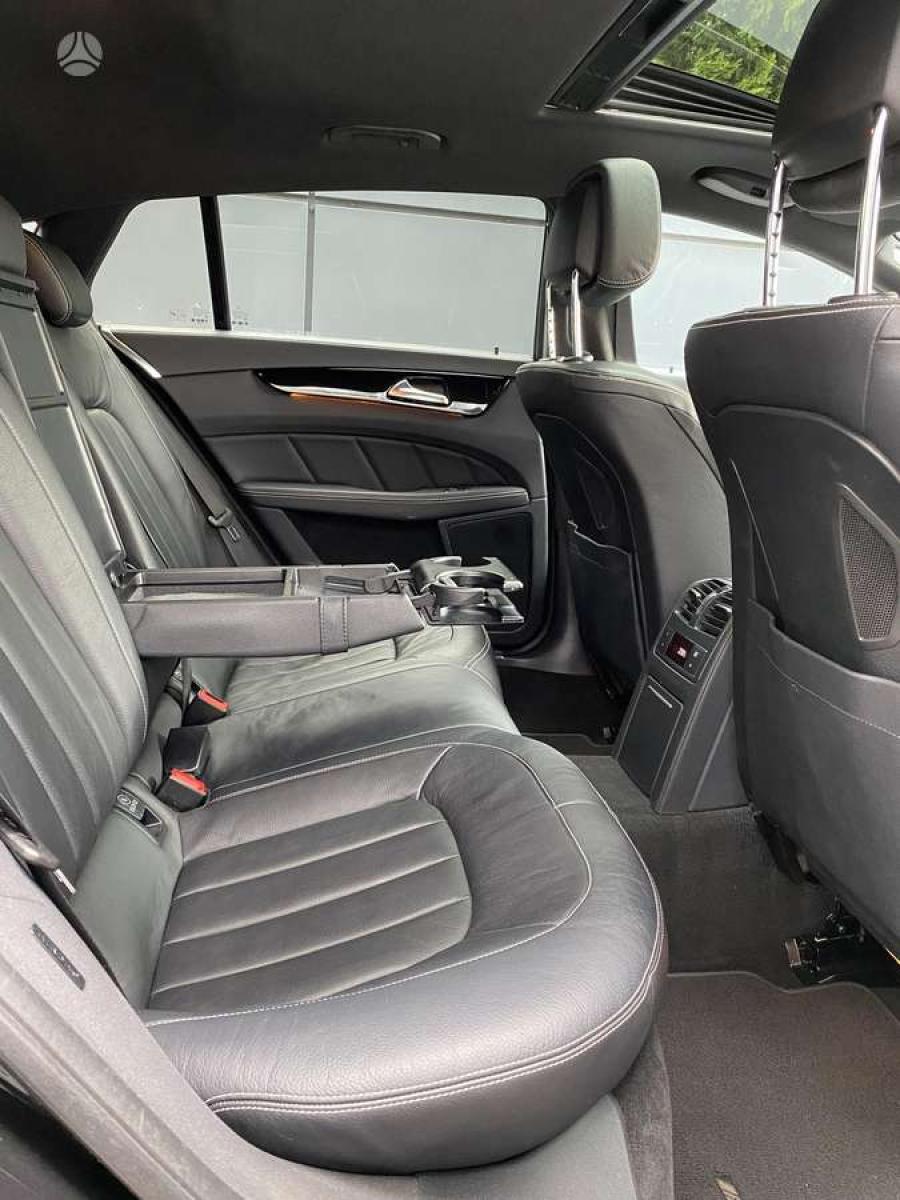 Melns Mercedes-Benz CLS 350 2014 Marijampole, ar dzinēja tilpumu 2.99 L un nobraukumu 237 tūkst. km par 12850 €, foto 40 vietnē AUTOMOTO.COM.LV