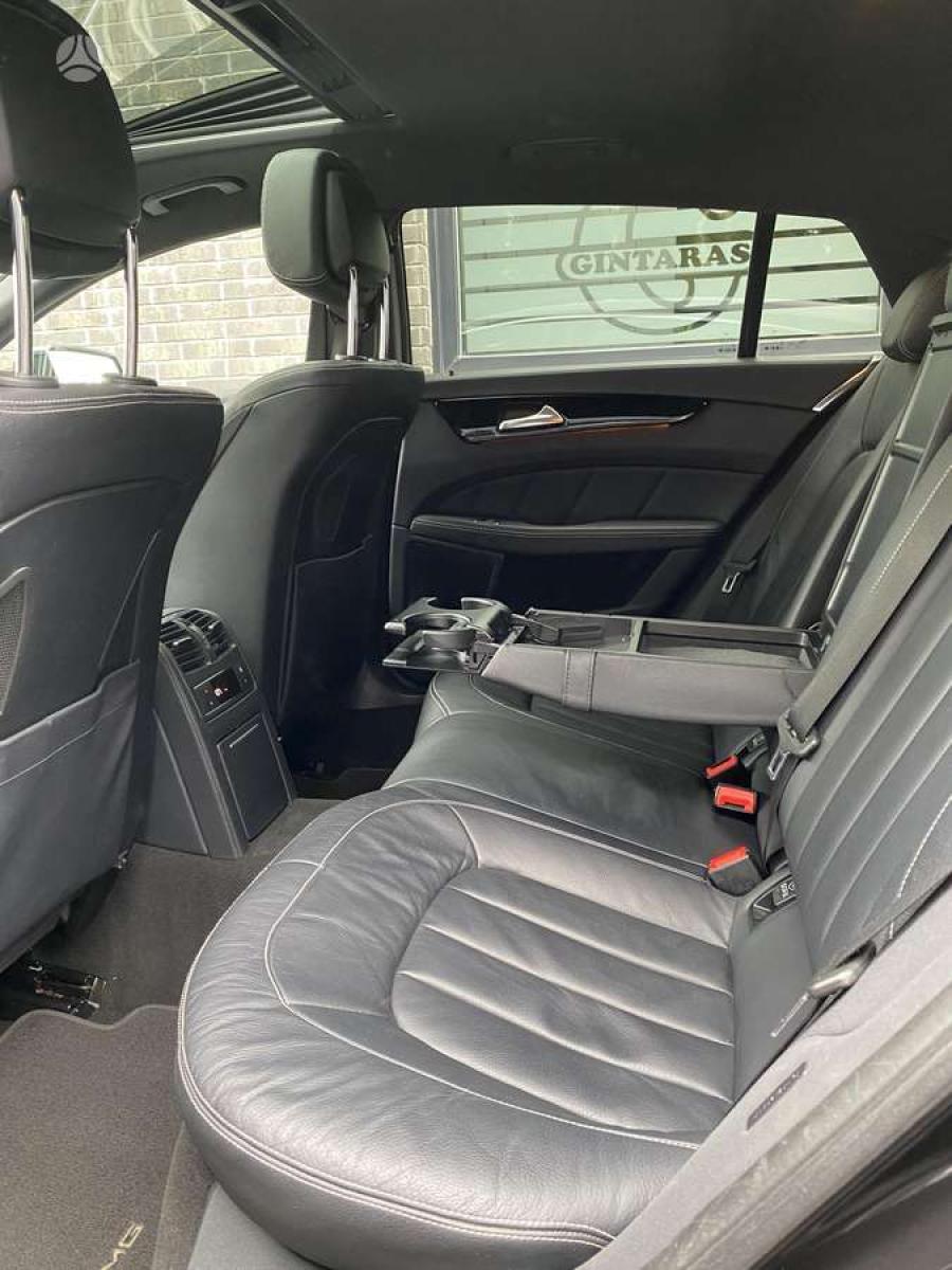 Melns Mercedes-Benz CLS 350 2014 Marijampole, ar dzinēja tilpumu 2.99 L un nobraukumu 237 tūkst. km par 12850 €, foto 43 vietnē AUTOMOTO.COM.LV