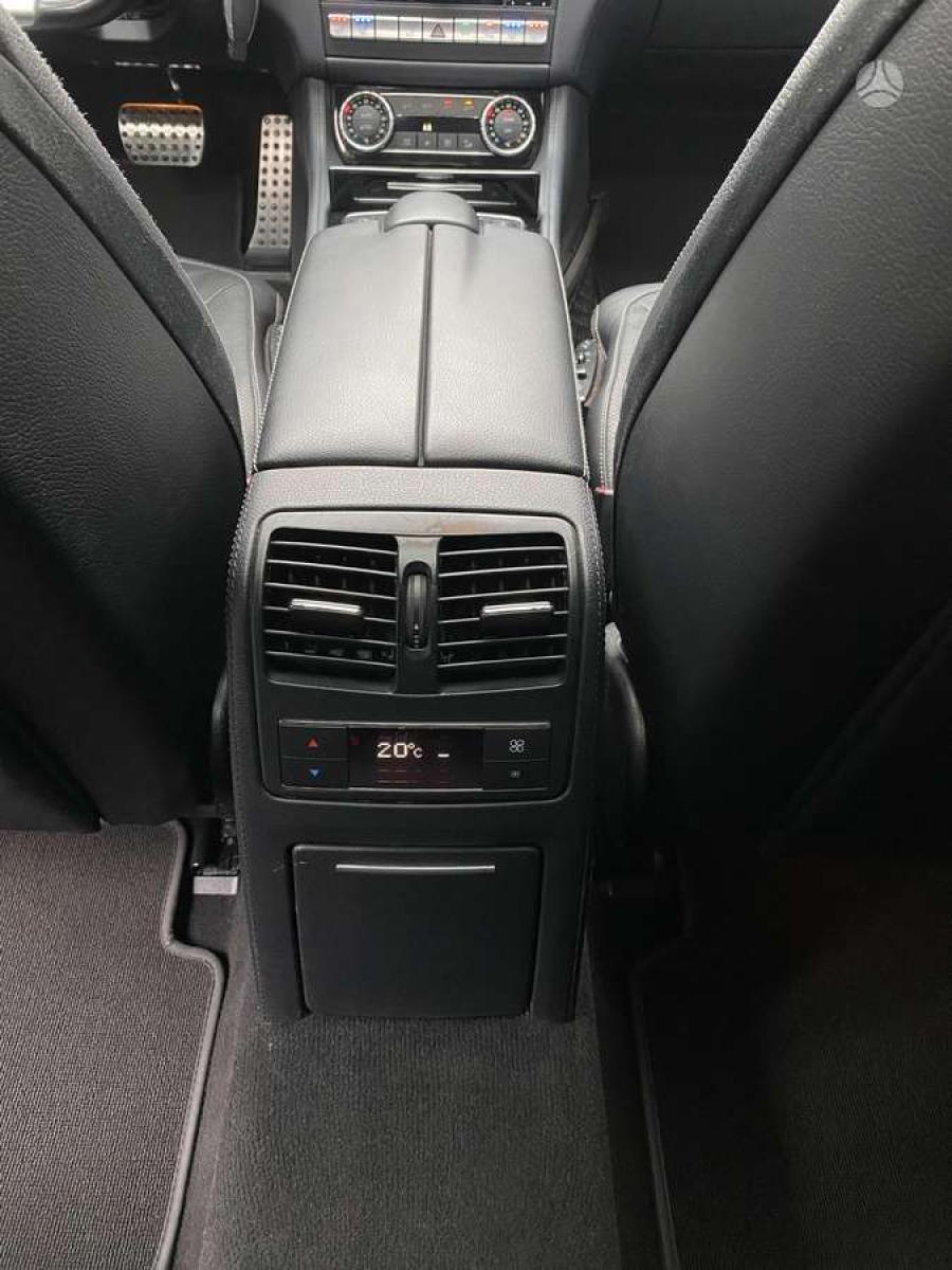 Melns Mercedes-Benz CLS 350 2014 Marijampole, ar dzinēja tilpumu 2.99 L un nobraukumu 237 tūkst. km par 12850 €, foto 45 vietnē AUTOMOTO.COM.LV