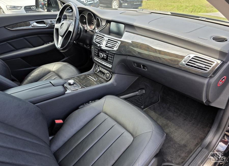 Black Mercedes-Benz CLS 350 2014 in Druskininkai, with an engine capacity of 3.00 L and mileage of 227 thousand km for 12350 €, photo 7 on AUTOMOTO.COM.LV