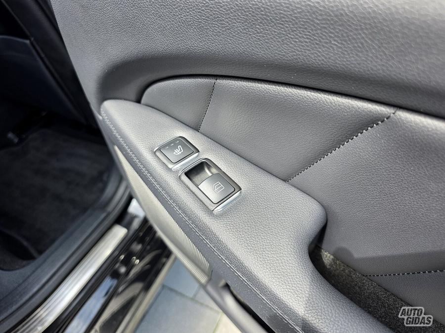 Black Mercedes-Benz CLS 350 2014 in Druskininkai, with an engine capacity of 3.00 L and mileage of 227 thousand km for 12350 €, photo 17 on AUTOMOTO.COM.LV