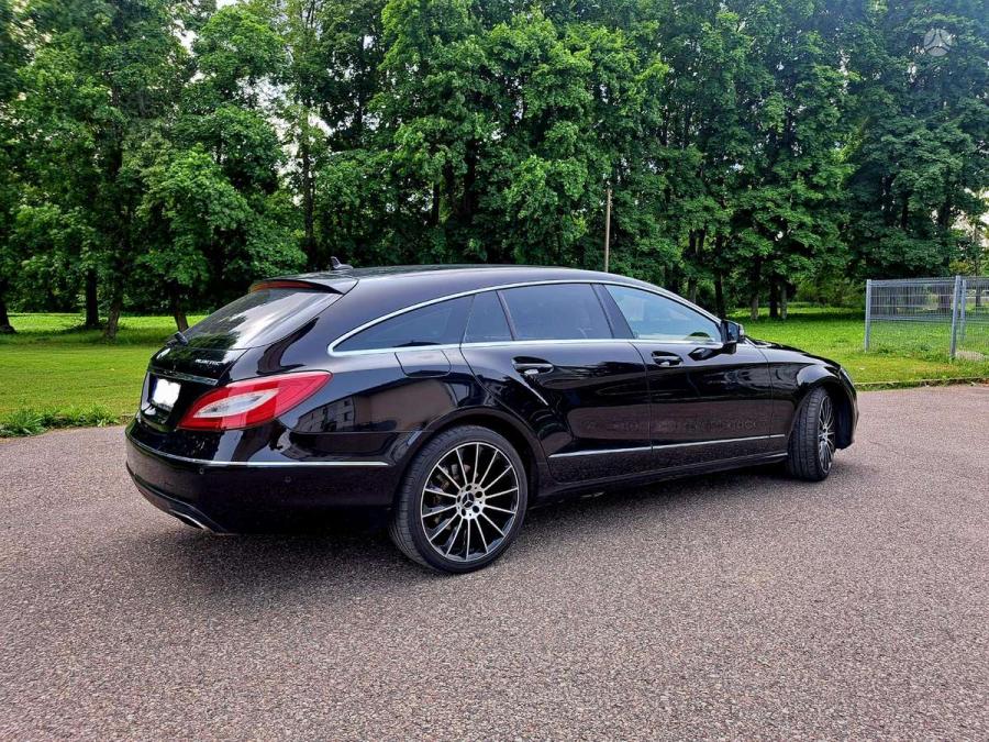 Black Mercedes-Benz CLS 350 2015 in Kaunas, with an engine capacity of 2.99 L and mileage of 360 thousand km for 14400 €, photo 5 on AUTOMOTO.COM.LV