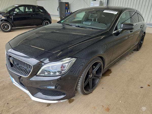 Melns Mercedes-Benz CLS 350 2015 Viļņa, ar dzinēja tilpumu 2.99 L un nobraukumu 273 tūkst. km par 13250 €, foto 1 vietnē AUTOMOTO.COM.LV