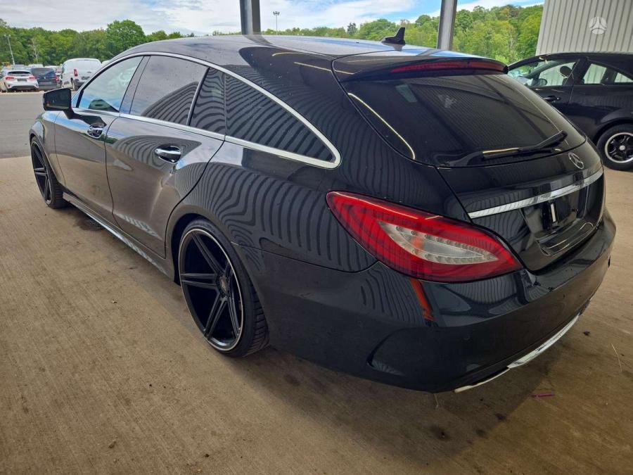 Melns Mercedes-Benz CLS 350 2015 Viļņa, ar dzinēja tilpumu 2.99 L un nobraukumu 273 tūkst. km par 13250 €, foto 3 vietnē AUTOMOTO.COM.LV