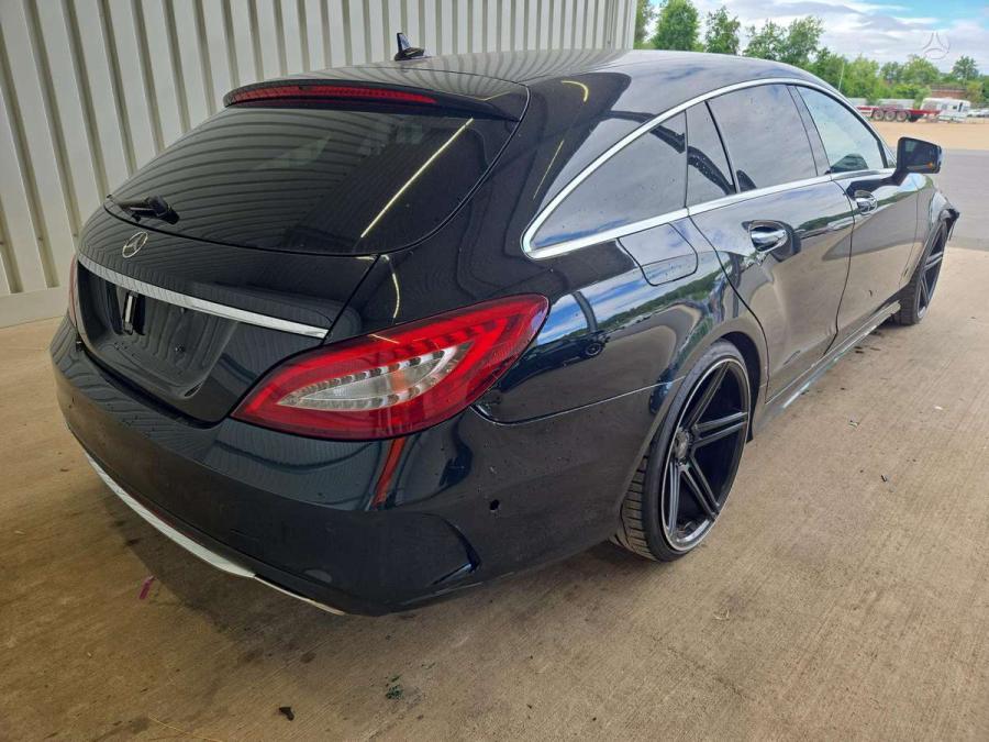 Melns Mercedes-Benz CLS 350 2015 Viļņa, ar dzinēja tilpumu 2.99 L un nobraukumu 273 tūkst. km par 13250 €, foto 4 vietnē AUTOMOTO.COM.LV