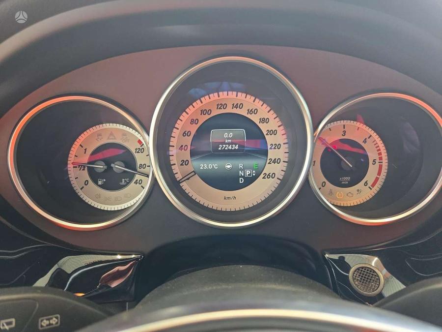 Melns Mercedes-Benz CLS 350 2015 Viļņa, ar dzinēja tilpumu 2.99 L un nobraukumu 273 tūkst. km par 13250 €, foto 7 vietnē AUTOMOTO.COM.LV