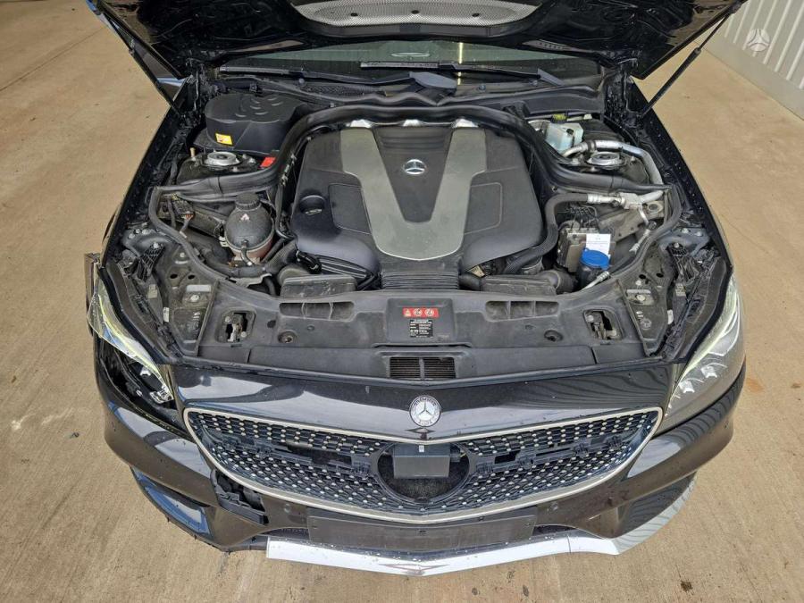 Melns Mercedes-Benz CLS 350 2015 Viļņa, ar dzinēja tilpumu 2.99 L un nobraukumu 273 tūkst. km par 13250 €, foto 10 vietnē AUTOMOTO.COM.LV