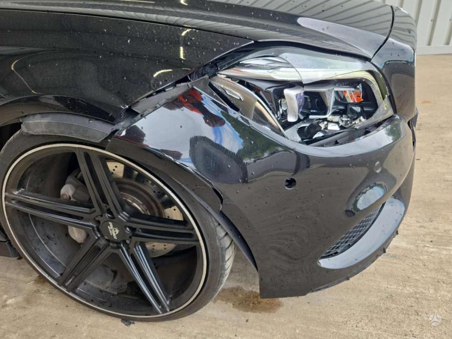 Melns Mercedes-Benz CLS 350 2015 Viļņa, ar dzinēja tilpumu 2.99 L un nobraukumu 273 tūkst. km par 13250 €, foto 11 vietnē AUTOMOTO.COM.LV