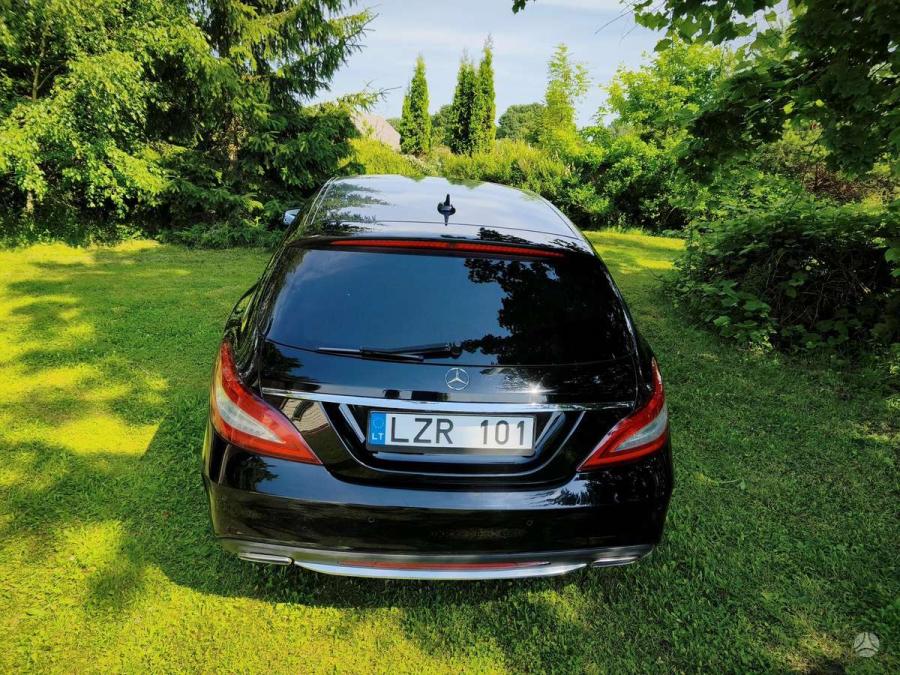 Black Mercedes-Benz CLS 350 2016 in Utena, with an engine capacity of 2.99 L and mileage of 237 thousand km for 13900 €, photo 8 on AUTOMOTO.COM.LV