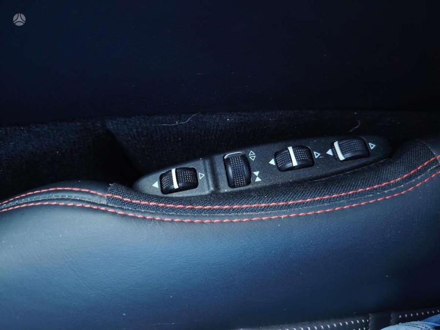 Melns Mercedes-Benz CLS 350 2016 Druskininkai, ar dzinēja tilpumu 3.00 L un nobraukumu 239 tūkst. km par 18500 €, foto 20 vietnē AUTOMOTO.COM.LV