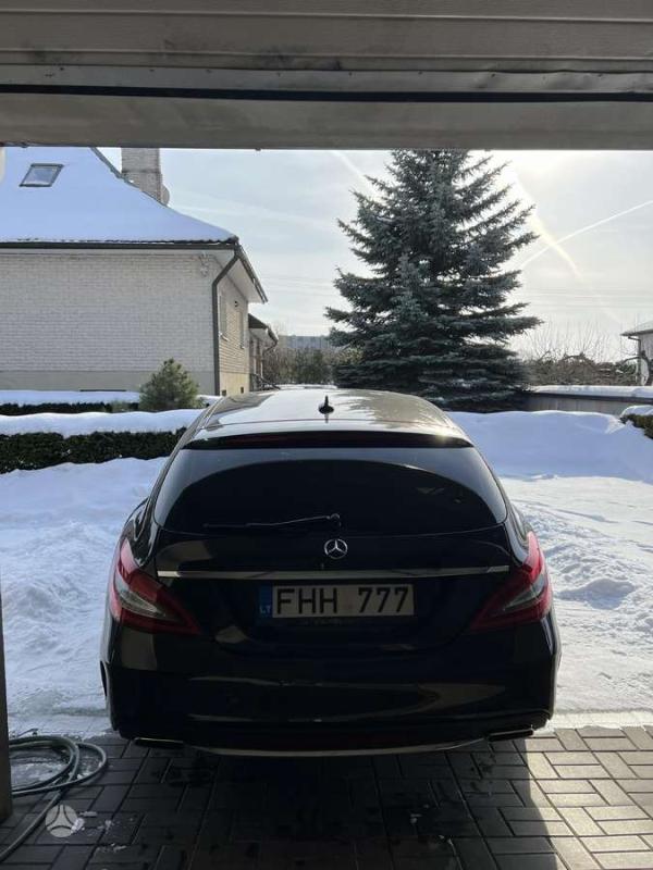 Black Mercedes-Benz CLS 350 2017 in Marijampole, with an engine capacity of 2.99 L and mileage of 125 thousand km for 32500 €, photo 8 on AUTOMOTO.COM.LV