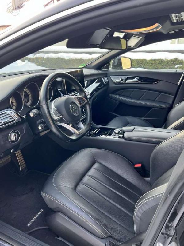 Black Mercedes-Benz CLS 350 2017 in Marijampole, with an engine capacity of 2.99 L and mileage of 125 thousand km for 32500 €, photo 9 on AUTOMOTO.COM.LV