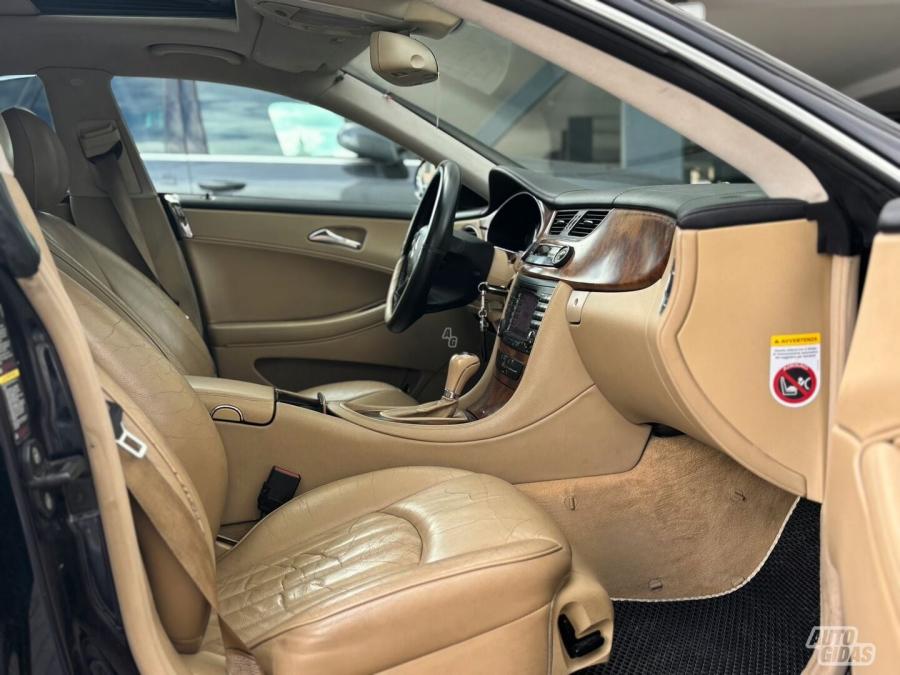 Zils Mercedes-Benz CLS 350 2005 Kauņa, ar dzinēja tilpumu 3.50 L un nobraukumu 300 tūkst. km par 2950 €, foto 20 vietnē AUTOMOTO.COM.LV