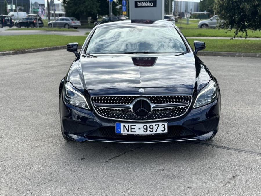 Blue Mercedes-Benz CLS 350 2014 in Riga, with an engine capacity of 3.00 L and mileage of 325 thousand km for 14990 €, photo 3 on AUTOMOTO.COM.LV
