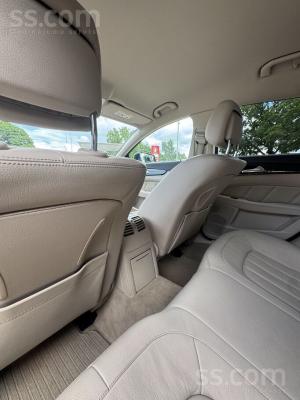 Blue Mercedes-Benz CLS 350 2014 in Riga, with an engine capacity of 3.00 L and mileage of 325 thousand km for 14990 €, photo 10 on AUTOMOTO.COM.LV