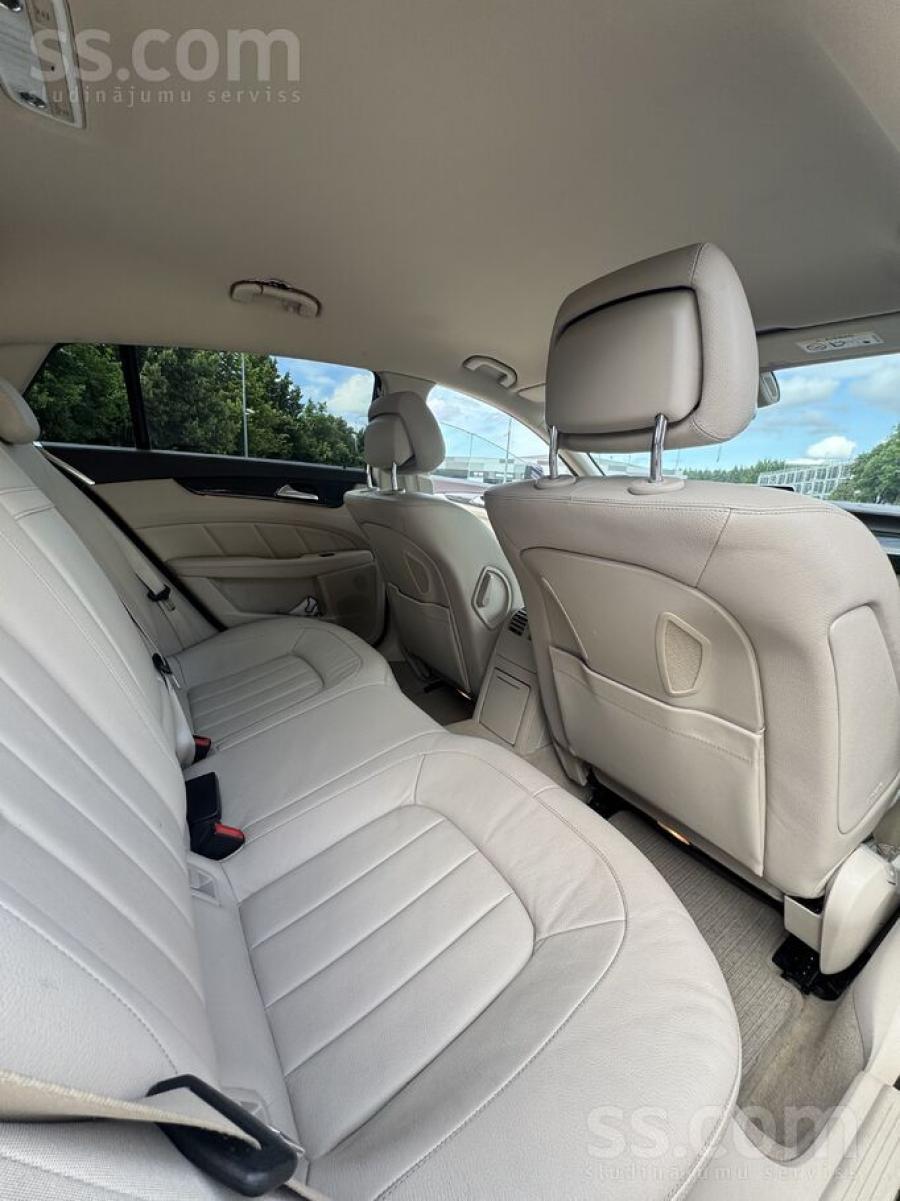 Blue Mercedes-Benz CLS 350 2014 in Riga, with an engine capacity of 3.00 L and mileage of 325 thousand km for 14990 €, photo 20 on AUTOMOTO.COM.LV