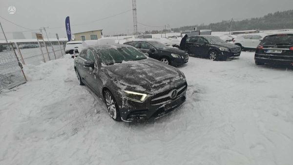 Brūns Mercedes-Benz CLS 350 2019 Viļņa, ar dzinēja tilpumu 3.00 L un nobraukumu 199 tūkst. km par 29700 €, foto 3 vietnē AUTOMOTO.COM.LV