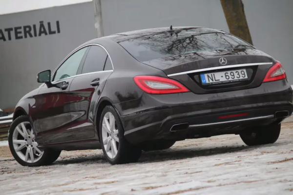 Brūns Mercedes-Benz CLS 350 2012 Rīga, ar dzinēja tilpumu 3.00 L un nobraukumu 272 tūkst. km par 13490 €, foto 4 vietnē AUTOMOTO.COM.LV
