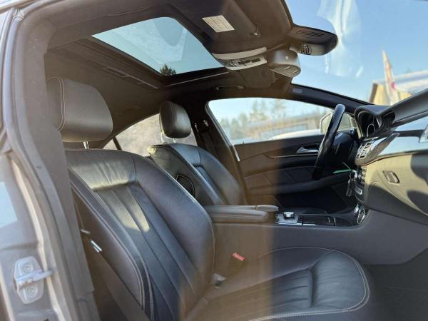 Brown Mercedes-Benz CLS 350 2012 in Ukmerge, with an engine capacity of 3.00 L and mileage of 209 thousand km for 11999 €, photo 8 on AUTOMOTO.COM.LV