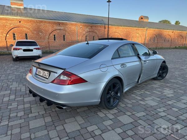 Grey Mercedes-Benz CLS 350 2005 in Daugavpils, with an engine capacity of 3.50 L and mileage of 290 thousand km for 4490 €, photo 2 on AUTOMOTO.COM.LV