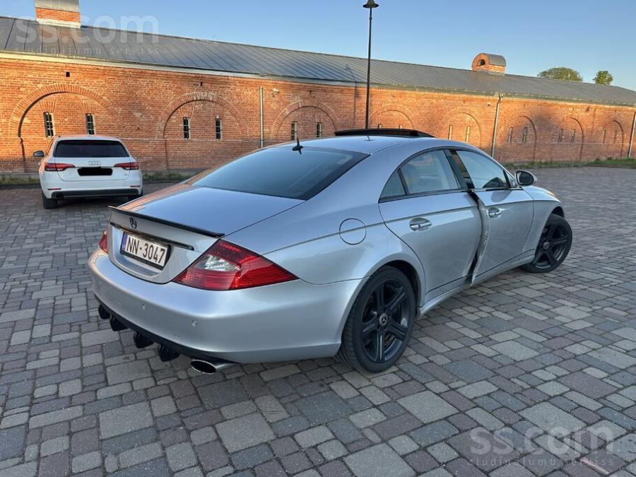 Grey Mercedes-Benz CLS 350 2005 in Daugavpils, with an engine capacity of 3.50 L and mileage of 290 thousand km for 4490 €, photo 3 on AUTOMOTO.COM.LV