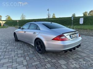 Grey Mercedes-Benz CLS 350 2005 in Daugavpils, with an engine capacity of 3.50 L and mileage of 290 thousand km for 4490 €, photo 4 on AUTOMOTO.COM.LV