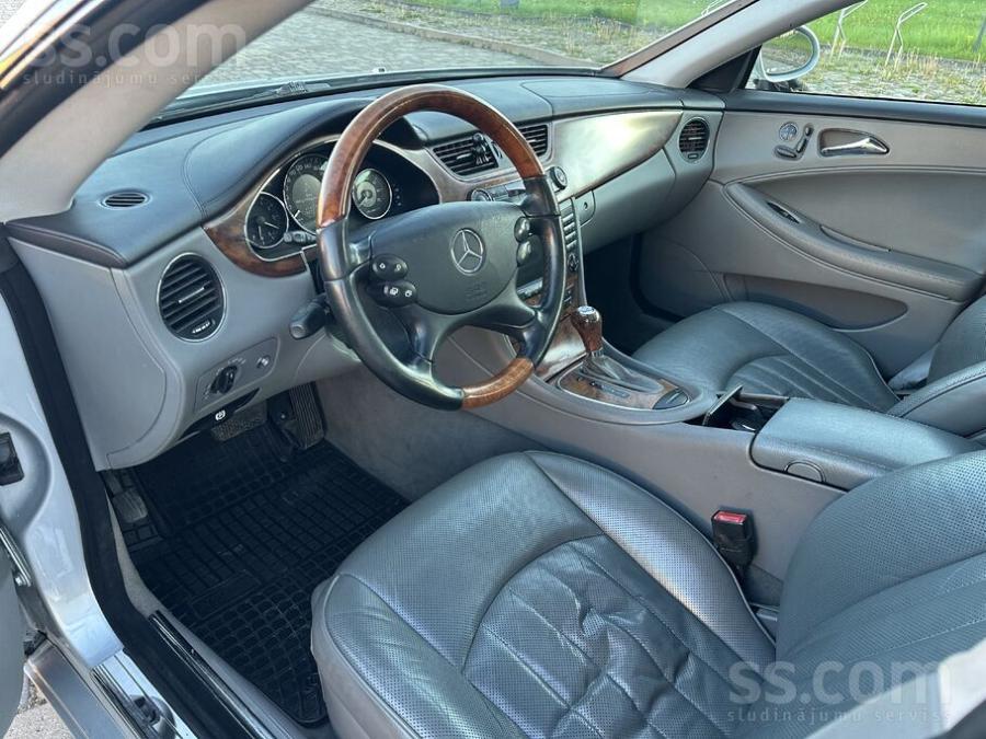 Grey Mercedes-Benz CLS 350 2005 in Daugavpils, with an engine capacity of 3.50 L and mileage of 290 thousand km for 4490 €, photo 7 on AUTOMOTO.COM.LV