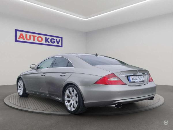 Pelēks Mercedes-Benz CLS 350 2006 Viļņa, ar dzinēja tilpumu 3.50 L un nobraukumu 268 tūkst. km par 4999 €, foto 3 vietnē AUTOMOTO.COM.LV
