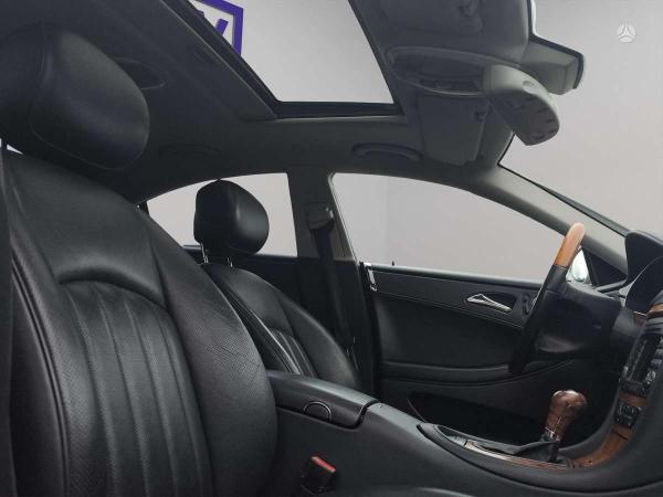 Pelēks Mercedes-Benz CLS 350 2006 Viļņa, ar dzinēja tilpumu 3.50 L un nobraukumu 268 tūkst. km par 4999 €, foto 9 vietnē AUTOMOTO.COM.LV