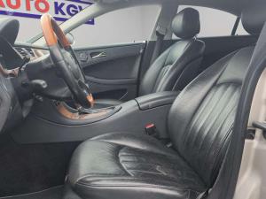 Grey Mercedes-Benz CLS 350 2006 in Vilnius, with an engine capacity of 3.50 L and mileage of 268 thousand km for 4999 €, photo 15 on AUTOMOTO.COM.LV