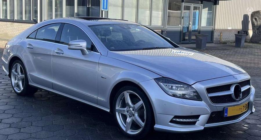 Pelēks Mercedes-Benz CLS 350 2011 Kauņa, ar dzinēja tilpumu 3.50 L un nobraukumu 188 tūkst. km par 8990 €, foto 1 vietnē AUTOMOTO.COM.LV