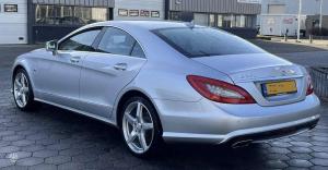 Pelēks Mercedes-Benz CLS 350 2011 Kauņa, ar dzinēja tilpumu 3.50 L un nobraukumu 188 tūkst. km par 8990 €, foto 4 vietnē AUTOMOTO.COM.LV