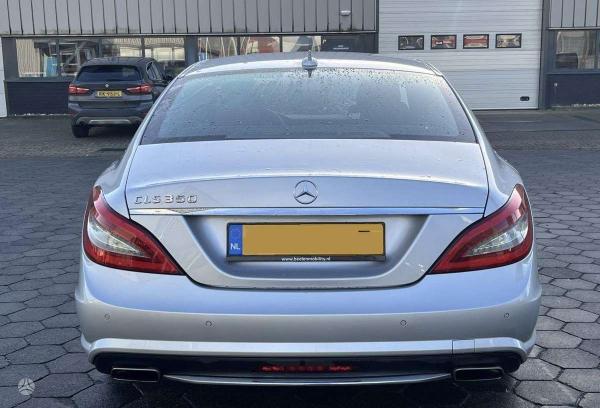 Pelēks Mercedes-Benz CLS 350 2011 Kauņa, ar dzinēja tilpumu 3.50 L un nobraukumu 188 tūkst. km par 8990 €, foto 5 vietnē AUTOMOTO.COM.LV