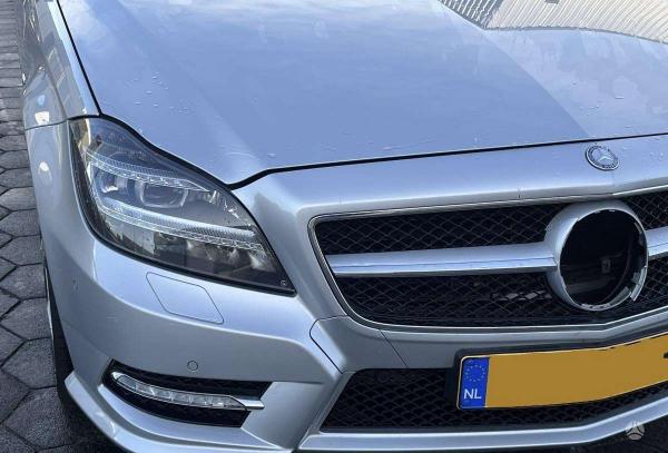 Pelēks Mercedes-Benz CLS 350 2011 Kauņa, ar dzinēja tilpumu 3.50 L un nobraukumu 188 tūkst. km par 8990 €, foto 6 vietnē AUTOMOTO.COM.LV