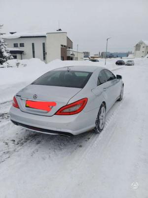 Grey Mercedes-Benz CLS 350 2011 in Plunge, with an engine capacity of 2.99 L and mileage of 173 thousand km for 6500 €, photo 3 on AUTOMOTO.COM.LV