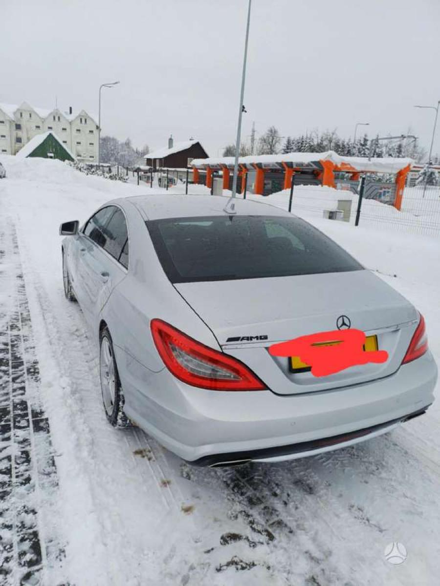 Grey Mercedes-Benz CLS 350 2011 in Plunge, with an engine capacity of 2.99 L and mileage of 173 thousand km for 6500 €, photo 4 on AUTOMOTO.COM.LV