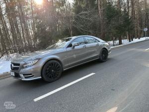 Grey Mercedes-Benz CLS 350 2011 in Kretinga, with an engine capacity of 3.00 L and mileage of 282 thousand km for 13700 €, photo 4 on AUTOMOTO.COM.LV