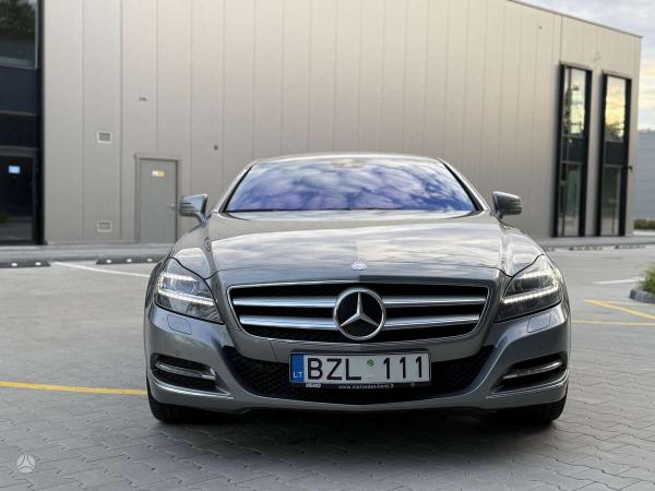 Grey Mercedes-Benz CLS 350 2011 in Vilnius, with an engine capacity of 2.99 L and mileage of 314 thousand km for 12300 €, photo 2 on AUTOMOTO.COM.LV
